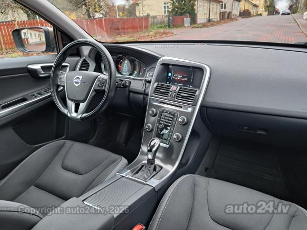 Volvo XC60 2014 in Tallinn on AUTOMOTO.COM.LV Brown Volvo XC60 2014 in Tallinn, with an engine capacity of 2.00 L and mileage of 145 thousand km for 12500 €, photo 9 on AUTOMOTO.COM.LV
