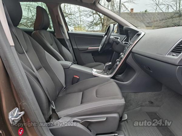 Volvo XC60 2014 in Tallinn on AUTOMOTO.COM.LV Brown Volvo XC60 2014 in Tallinn, with an engine capacity of 2.00 L and mileage of 145 thousand km for 12500 €, photo 10 on AUTOMOTO.COM.LV
