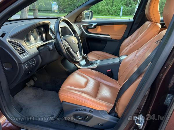 Brown Volvo XC60 2016 in Parnu, with an engine capacity of 2.00 L and mileage of 113 thousand km for 16900 €, photo 6 on AUTOMOTO.COM.LV