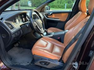 Brown Volvo XC60 2016 in Parnu, with an engine capacity of 2.00 L and mileage of 113 thousand km for 16900 €, photo 7 on AUTOMOTO.COM.LV