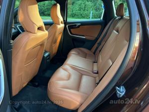 Brown Volvo XC60 2016 in Parnu, with an engine capacity of 2.00 L and mileage of 113 thousand km for 16900 €, photo 9 on AUTOMOTO.COM.LV