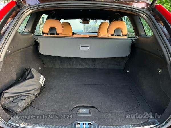 Brown Volvo XC60 2016 in Parnu, with an engine capacity of 2.00 L and mileage of 113 thousand km for 16900 €, photo 9 on AUTOMOTO.COM.LV