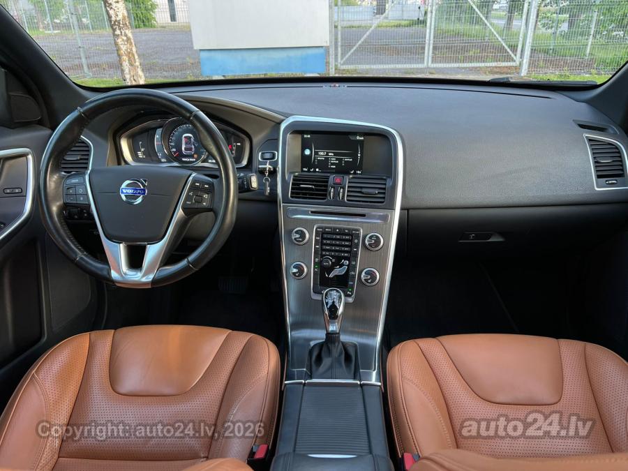 Brown Volvo XC60 2016 in Parnu, with an engine capacity of 2.00 L and mileage of 113 thousand km for 16900 €, photo 11 on AUTOMOTO.COM.LV