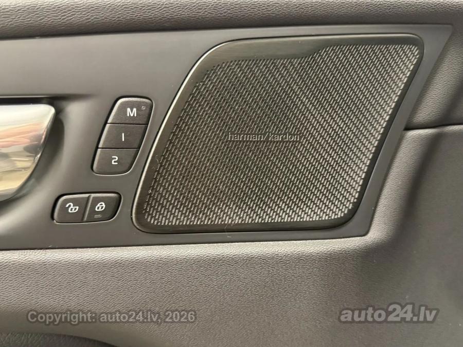 Brūns Volvo XC60 2018 Tallina, ar dzinēja tilpumu 2.00 L un nobraukumu 214 tūkst. km par 21995 €, foto 15 vietnē AUTOMOTO.COM.LV