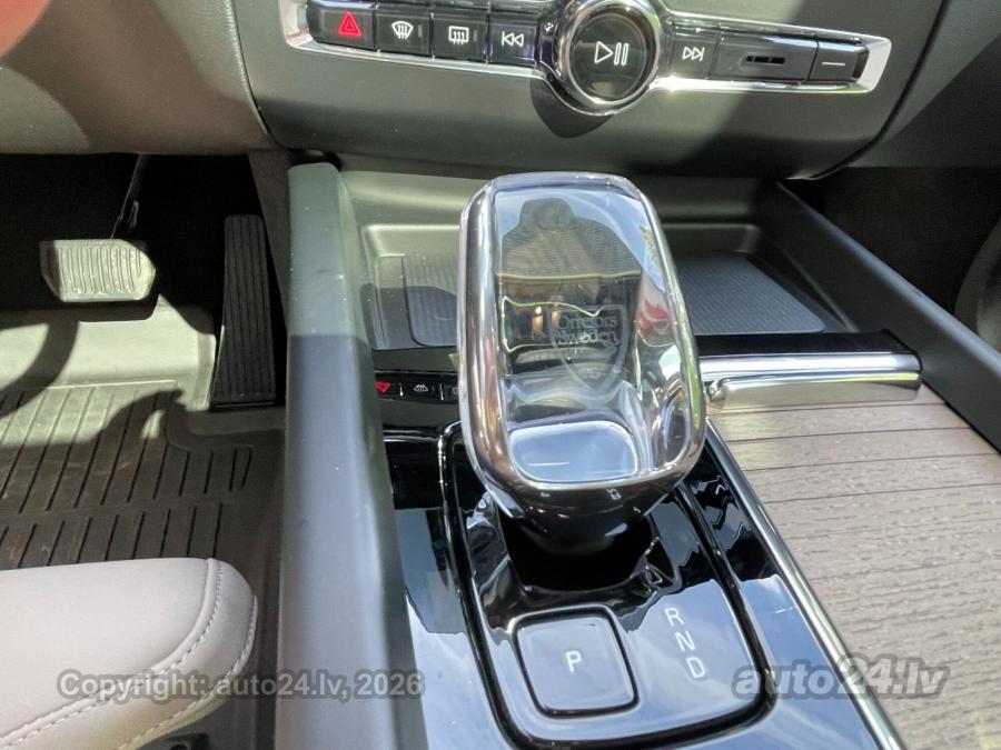 Brown Volvo XC60 2025 in Tartu, with an engine capacity of 2.00 L and mileage of 2 thousand km for 57990 €, photo 12 on AUTOMOTO.COM.LV