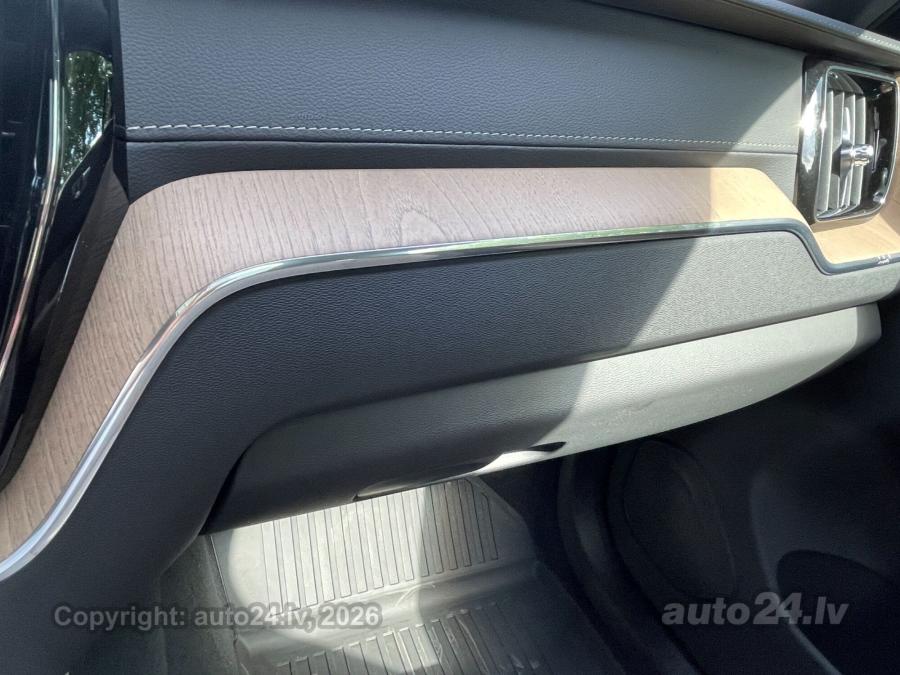 Brown Volvo XC60 2025 in Tartu, with an engine capacity of 2.00 L and mileage of 2 thousand km for 57990 €, photo 18 on AUTOMOTO.COM.LV