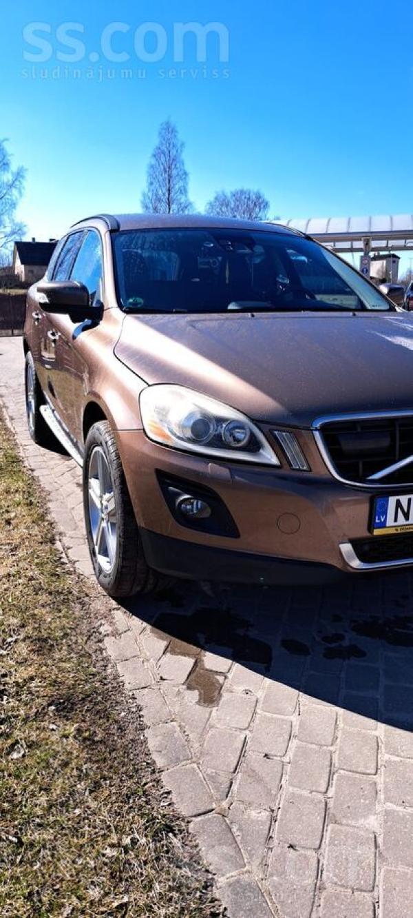 Volvo XC60 2008 in Valka, with an engine capacity of 2.40 L and mileage of 275 thousand km for 9500 €, photo 3 on AUTOMOTO.COM.LV