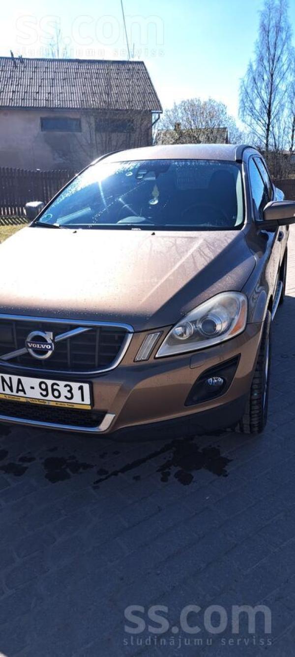 Volvo XC60 2008 in Valka, with an engine capacity of 2.40 L and mileage of 275 thousand km for 9500 €, photo 4 on AUTOMOTO.COM.LV