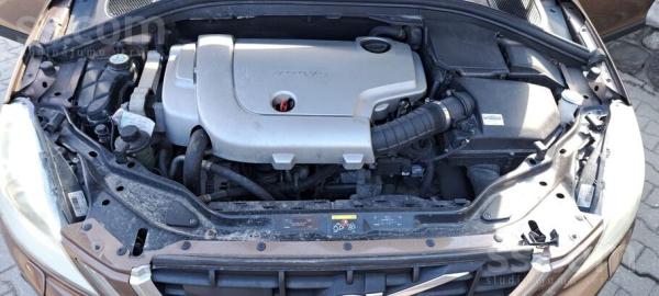 Volvo XC60 2008 in Valka, with an engine capacity of 2.40 L and mileage of 275 thousand km for 9500 €, photo 6 on AUTOMOTO.COM.LV