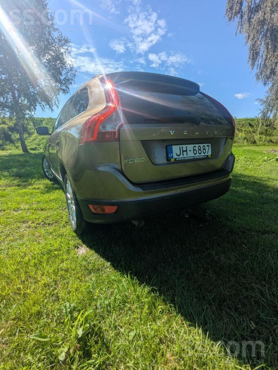 Volvo XC60 2008 Daugavpils, ar dzinēja tilpumu 2.40 L un nobraukumu 350 tūkst. km par 5300 €, foto 4 vietnē AUTOMOTO.COM.LV