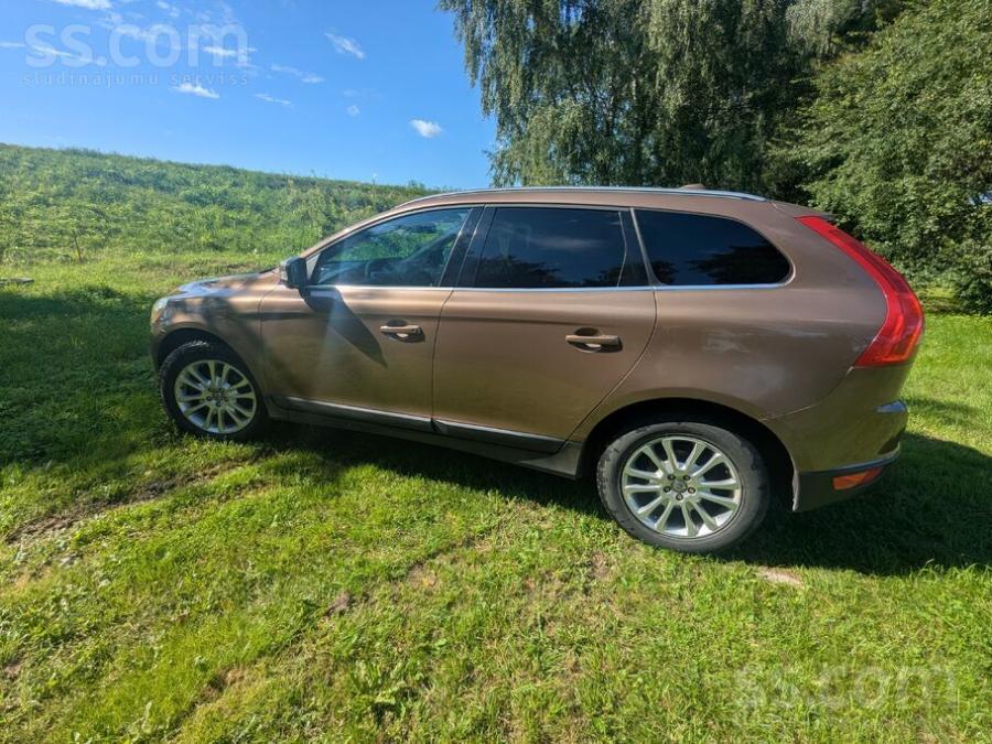 Volvo XC60 2008 Daugavpils, ar dzinēja tilpumu 2.40 L un nobraukumu 350 tūkst. km par 5300 €, foto 5 vietnē AUTOMOTO.COM.LV