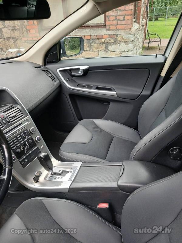 Volvo XC60 2008 in Tallinn, with an engine capacity of 2.40 L and mileage of 250 thousand km for 5500 €, photo 8 on AUTOMOTO.COM.LV
