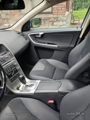 Volvo XC60 2008 in Tallinn, with an engine capacity of 2.40 L and mileage of 250 thousand km for 5500 €, photo 8 on AUTOMOTO.COM.LV