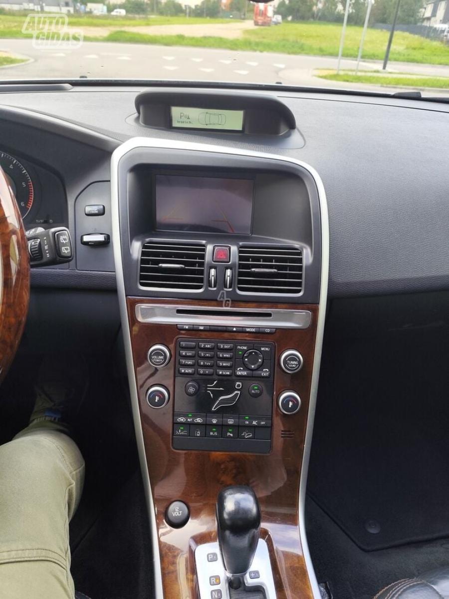 Volvo XC60 2008 in Vilnius, with an engine capacity of 2.40 L and mileage of 354 thousand km for 4999 €, photo 15 on AUTOMOTO.COM.LV