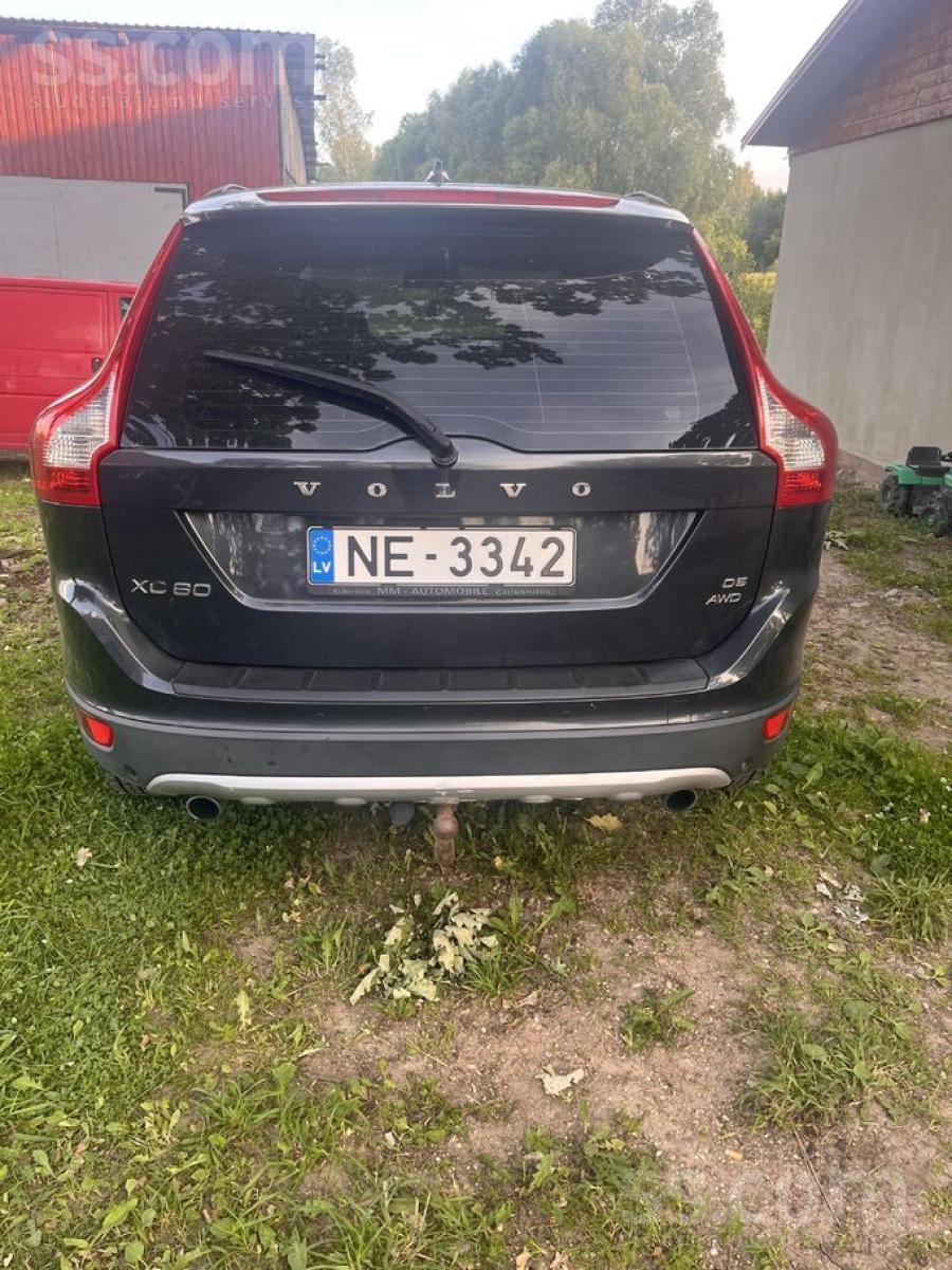 Volvo XC60 2009 in Saldus, with an engine capacity of 2.40 L and mileage of 323 thousand km for 7000 €, photo 1 on AUTOMOTO.COM.LV