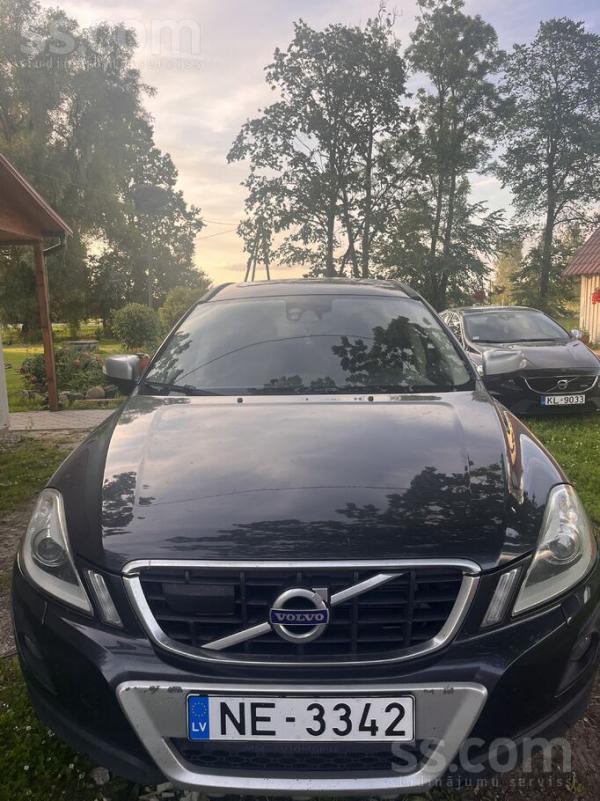 Volvo XC60 2009 in Saldus, with an engine capacity of 2.40 L and mileage of 323 thousand km for 7000 €, photo 3 on AUTOMOTO.COM.LV