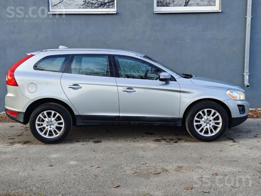 Volvo XC60 2009 Ogre, ar dzinēja tilpumu 2.40 L un nobraukumu 211 tūkst. km par 7995 €, foto 5 vietnē AUTOMOTO.COM.LV