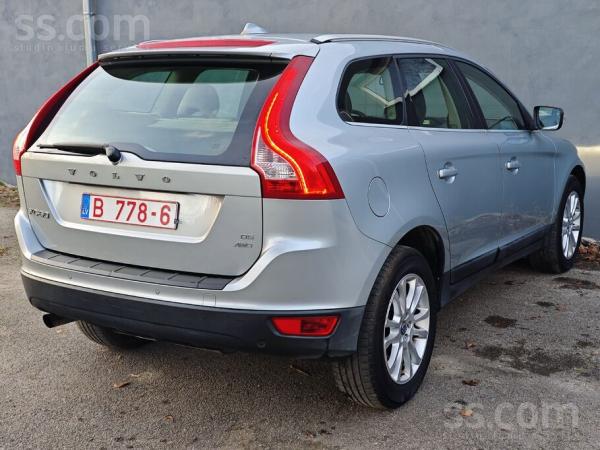 Volvo XC60 2009 Ogre, ar dzinēja tilpumu 2.40 L un nobraukumu 211 tūkst. km par 8250 €, foto 8 vietnē AUTOMOTO.COM.LV