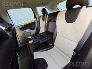 Volvo XC60 2009 Ogre, ar dzinēja tilpumu 2.40 L un nobraukumu 211 tūkst. km par 7995 €, foto 11 vietnē AUTOMOTO.COM.LV