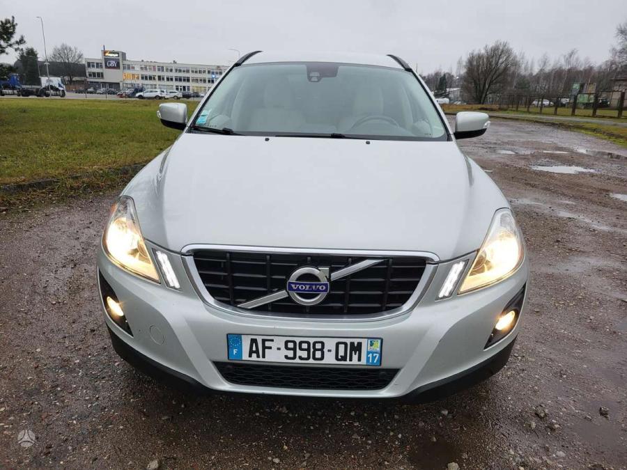 Volvo XC60 2009 in Taurage, with an engine capacity of 2.40 L and mileage of 193 thousand km for 5500 €, photo 3 on AUTOMOTO.COM.LV