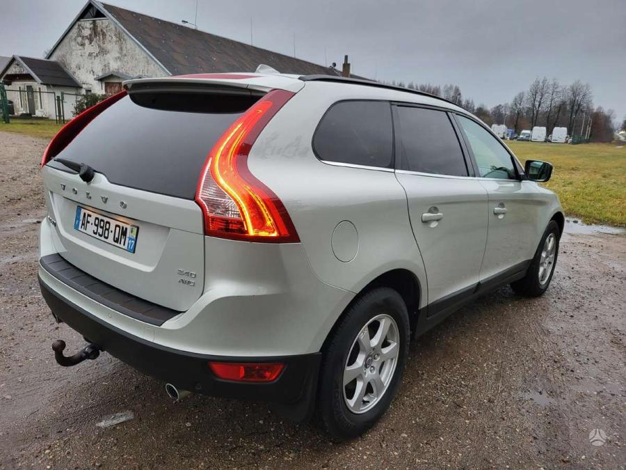 Volvo XC60 2009 in Taurage, with an engine capacity of 2.40 L and mileage of 193 thousand km for 5500 €, photo 4 on AUTOMOTO.COM.LV