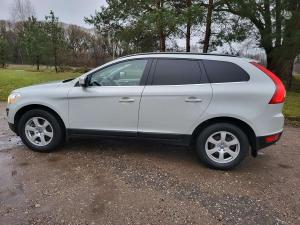 Volvo XC60 2009 in Taurage, with an engine capacity of 2.40 L and mileage of 193 thousand km for 5500 €, photo 8 on AUTOMOTO.COM.LV