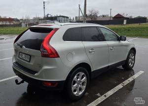 Volvo XC60 2009 in Siauliai, with an engine capacity of 2.40 L and mileage of 272 thousand km for 8250 €, photo 5 on AUTOMOTO.COM.LV