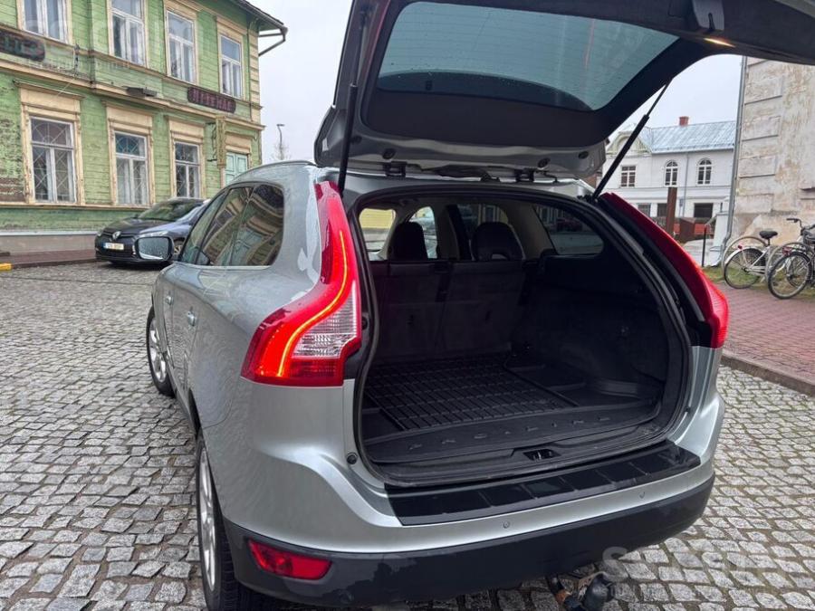 Volvo XC60 2009 in Riga, with an engine capacity of 2.40 L and mileage of 355 thousand km for 7200 €, photo 3 on AUTOMOTO.COM.LV