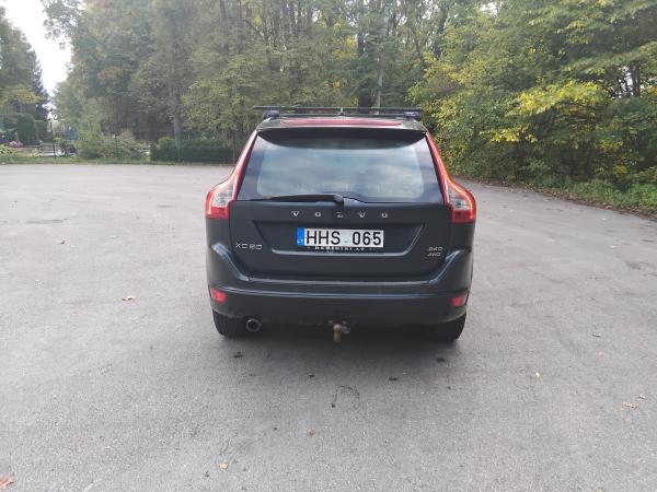 Volvo XC60 2009 in Kaunas, with an engine capacity of 2.40 L and mileage of 453 thousand km for 4500 €, photo 3 on AUTOMOTO.COM.LV