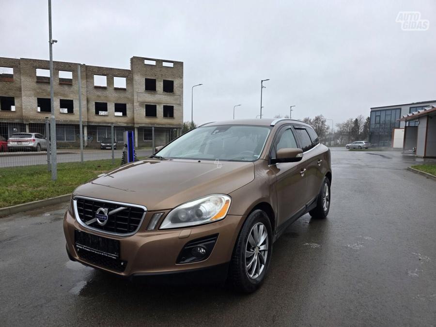 Volvo XC60 2009 in Kretinga, with an engine capacity of 2.40 L and mileage of 335 thousand km for 5000 €, photo 7 on AUTOMOTO.COM.LV