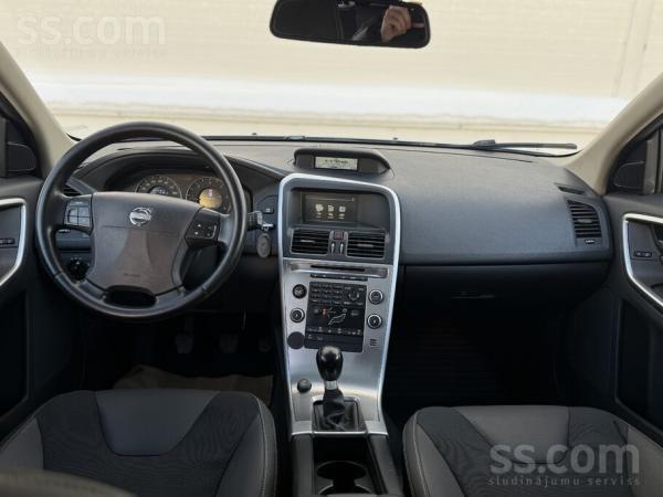 Volvo XC60 2009 in Riga, with an engine capacity of 2.40 L and mileage of 237 thousand km for 6700 €, photo 7 on AUTOMOTO.COM.LV