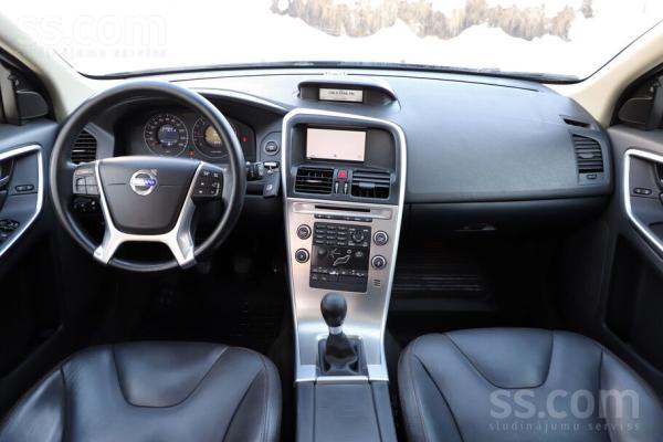 Volvo XC60 2009 in Tukums, with an engine capacity of 2.40 L and mileage of 361 thousand km for 5990 €, photo 6 on AUTOMOTO.COM.LV