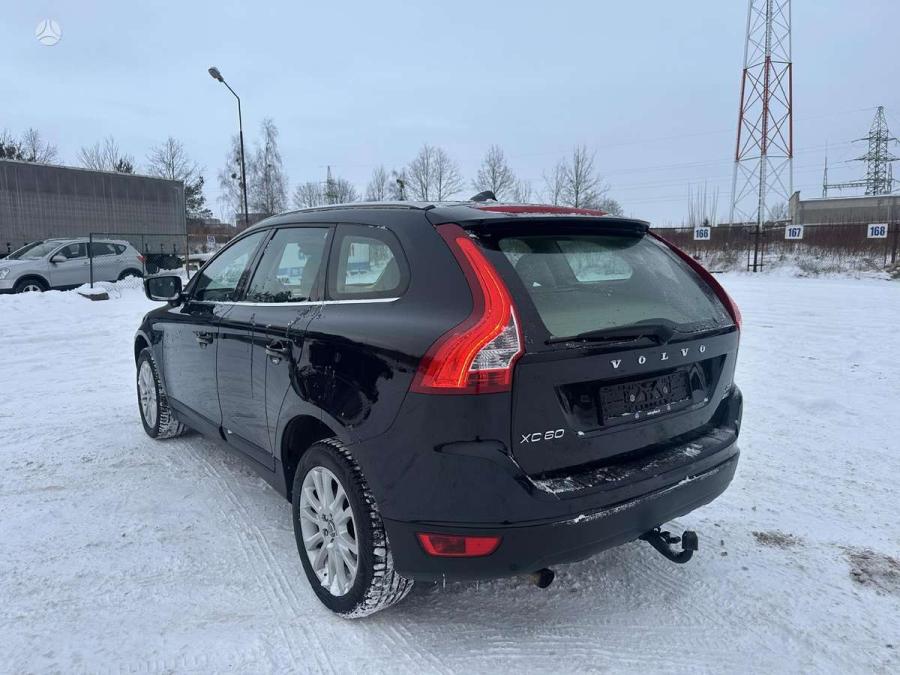 Volvo XC60 2009 Alīta, ar dzinēja tilpumu 2.40 L un nobraukumu 284 tūkst. km par 7550 €, foto 7 vietnē AUTOMOTO.COM.LV