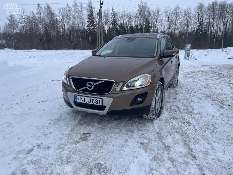 Volvo XC60 2009 in Naujoji Akmene, with an engine capacity of 2.40 L and mileage of 300 thousand km for 6900 €, photo 1 on AUTOMOTO.COM.LV