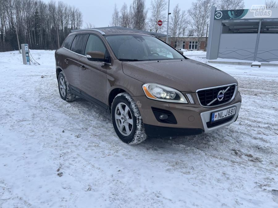 Volvo XC60 2009 in Naujoji Akmene, with an engine capacity of 2.40 L and mileage of 300 thousand km for 6900 €, photo 2 on AUTOMOTO.COM.LV