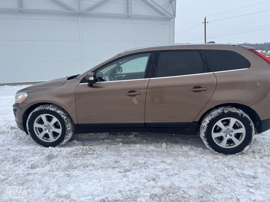 Volvo XC60 2009 in Naujoji Akmene, with an engine capacity of 2.40 L and mileage of 300 thousand km for 6900 €, photo 3 on AUTOMOTO.COM.LV
