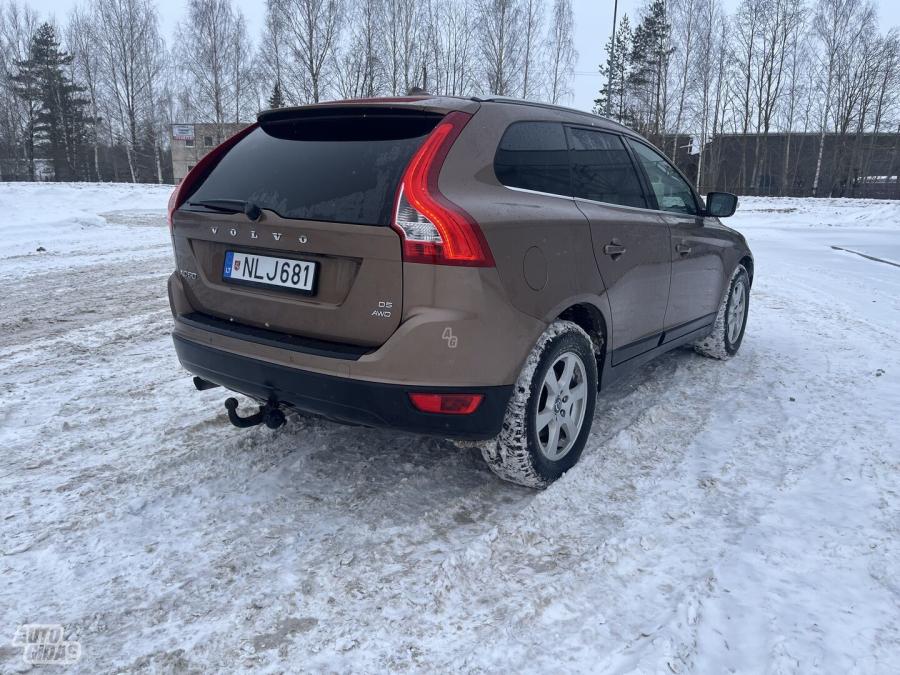 Volvo XC60 2009 in Naujoji Akmene, with an engine capacity of 2.40 L and mileage of 300 thousand km for 6900 €, photo 5 on AUTOMOTO.COM.LV