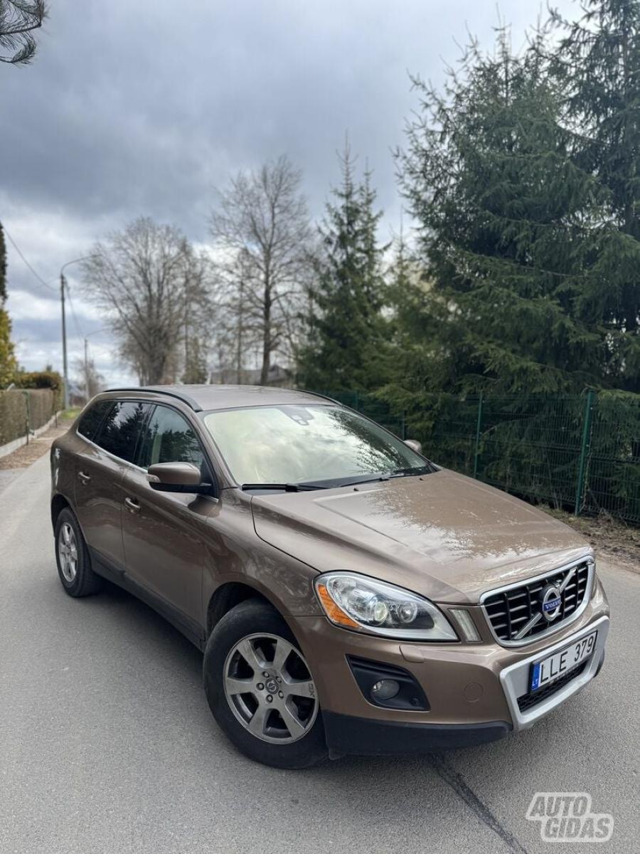 Volvo XC60 2009 in Vilnius, with an engine capacity of 2.40 L and mileage of 380 thousand km for 6450 €, photo 1 on AUTOMOTO.COM.LV
