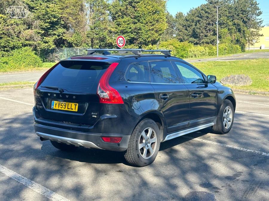 Volvo XC60 2009 in Pakruojis, with an engine capacity of 2.40 L and mileage of 320 thousand km for 2400 €, photo 6 on AUTOMOTO.COM.LV