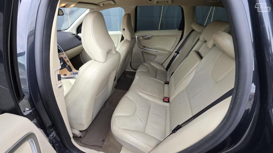 Volvo XC60 2009 in Vilnius, with an engine capacity of 2.40 L and mileage of 308 thousand km for 6600 €, photo 11 on AUTOMOTO.COM.LV
