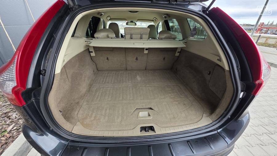 Volvo XC60 2009 in Vilnius, with an engine capacity of 2.40 L and mileage of 308 thousand km for 6600 €, photo 12 on AUTOMOTO.COM.LV