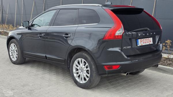 Volvo XC60 2009 in Vilnius, with an engine capacity of 2.40 L and mileage of 308 thousand km for 6500 €, photo 4 on AUTOMOTO.COM.LV