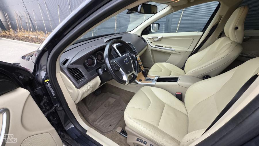 Volvo XC60 2009 in Vilnius, with an engine capacity of 2.40 L and mileage of 308 thousand km for 6500 €, photo 9 on AUTOMOTO.COM.LV