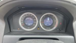 Volvo XC60 2009 in Vilnius, with an engine capacity of 2.40 L and mileage of 308 thousand km for 6500 €, photo 15 on AUTOMOTO.COM.LV