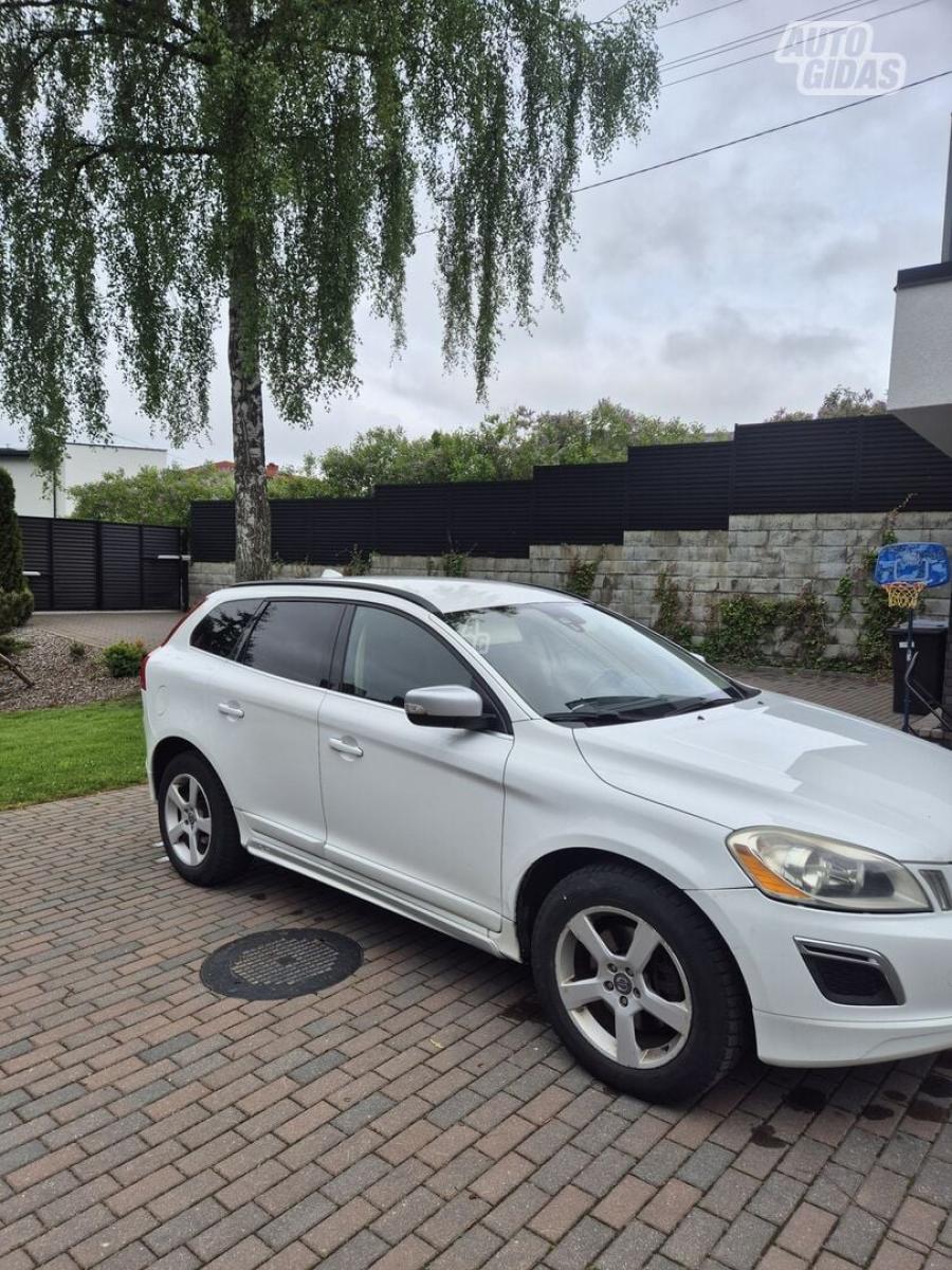 Volvo XC60 2009 Viļņa, ar dzinēja tilpumu 2.40 L un nobraukumu 299 tūkst. km par 4300 €, foto 7 vietnē AUTOMOTO.COM.LV