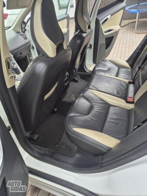 Volvo XC60 2009 Viļņa, ar dzinēja tilpumu 2.40 L un nobraukumu 299 tūkst. km par 4300 €, foto 13 vietnē AUTOMOTO.COM.LV