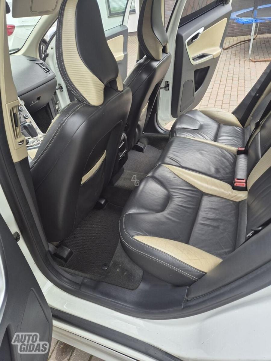 Volvo XC60 2009 Viļņa, ar dzinēja tilpumu 2.40 L un nobraukumu 299 tūkst. km par 4300 €, foto 13 vietnē AUTOMOTO.COM.LV