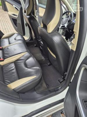 Volvo XC60 2009 Viļņa, ar dzinēja tilpumu 2.40 L un nobraukumu 299 tūkst. km par 4300 €, foto 14 vietnē AUTOMOTO.COM.LV