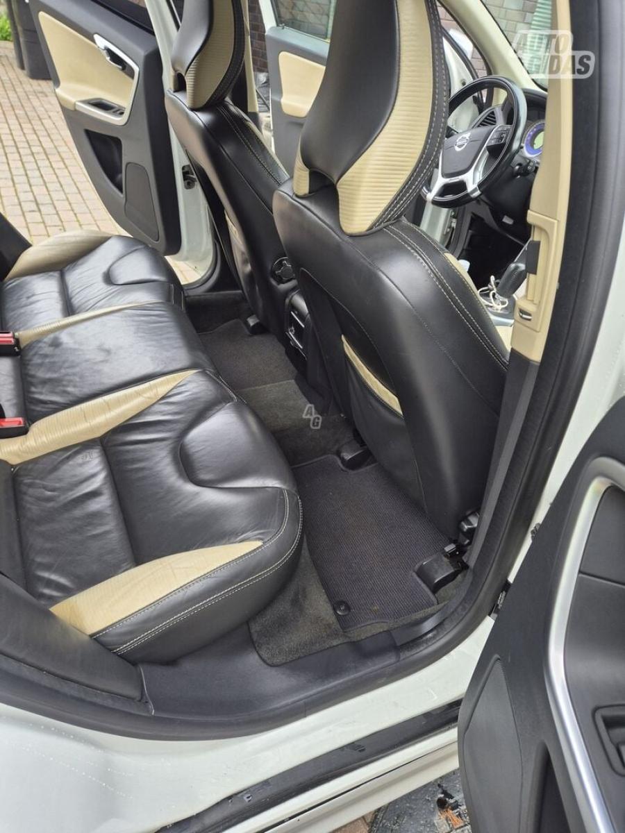 Volvo XC60 2009 Viļņa, ar dzinēja tilpumu 2.40 L un nobraukumu 299 tūkst. km par 4300 €, foto 14 vietnē AUTOMOTO.COM.LV