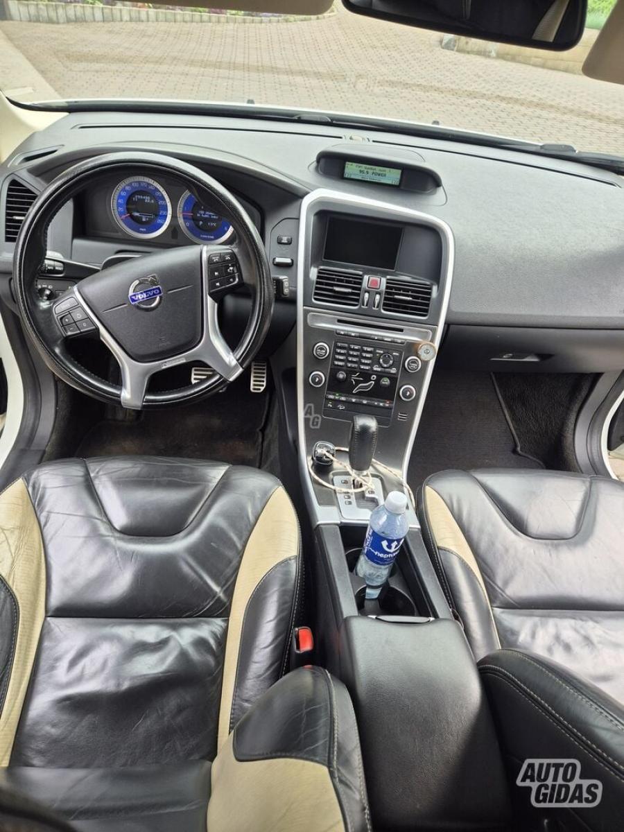 Volvo XC60 2009 Viļņa, ar dzinēja tilpumu 2.40 L un nobraukumu 299 tūkst. km par 4300 €, foto 18 vietnē AUTOMOTO.COM.LV